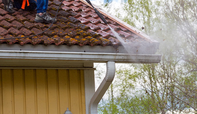 Soft Wash for Gutter Cleaning | Hunter Rain Gutters in Boise
